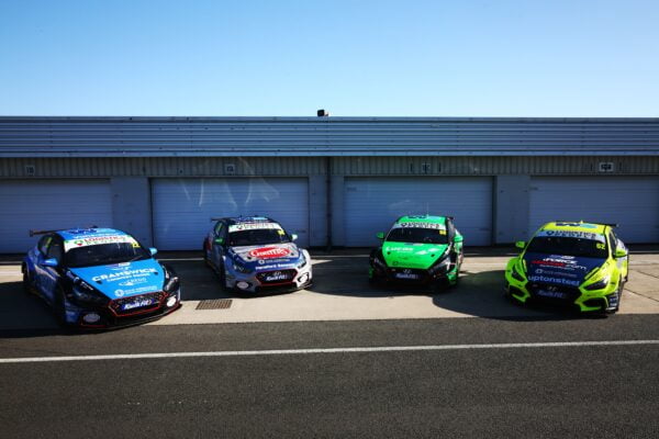 EXCELR8 WITH TRADEPRICECARS.COM READY FOR THRUXTON THRILLS • BTCC