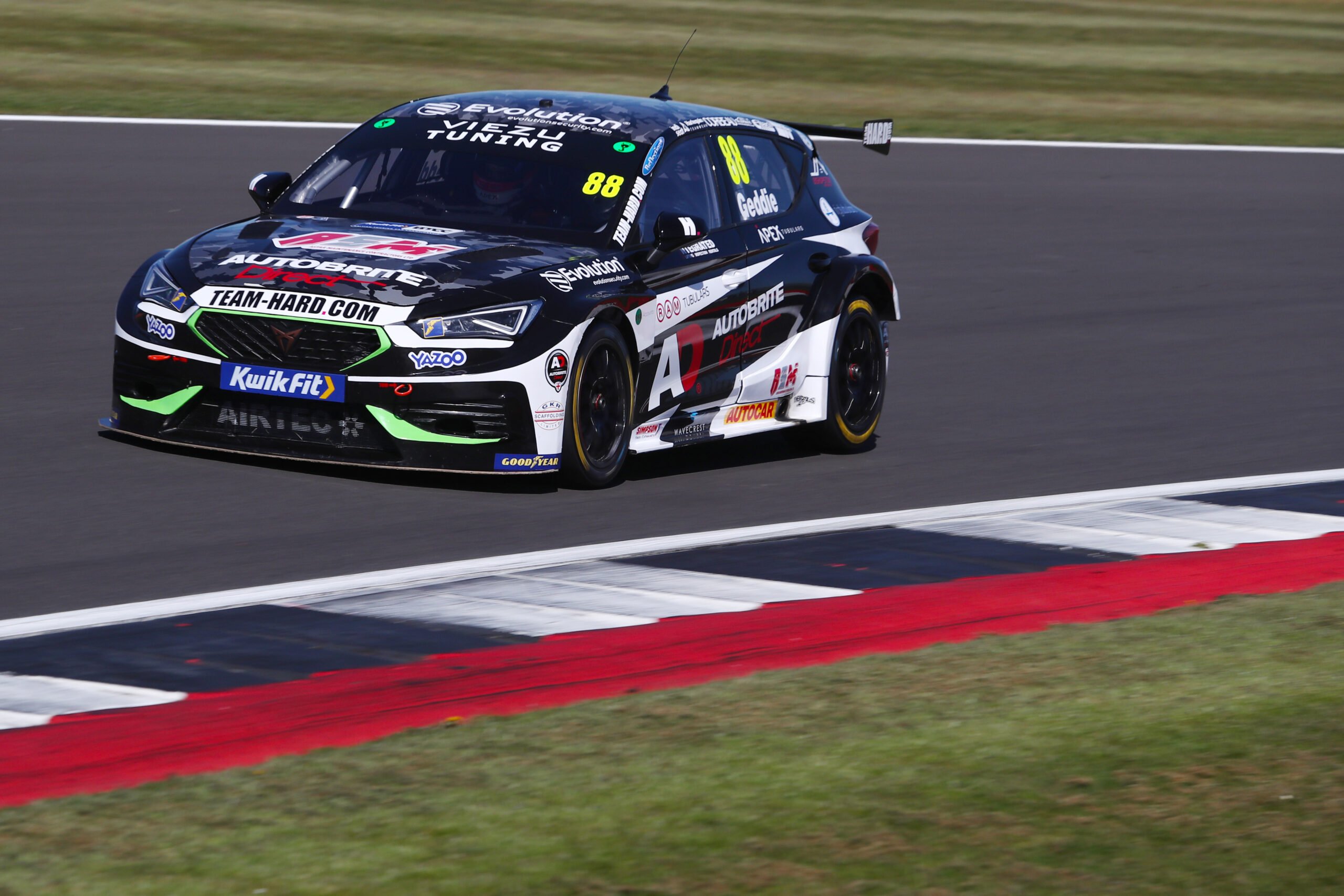 DRIVER SPOTLIGHT: GLYNN GEDDIE • BTCC