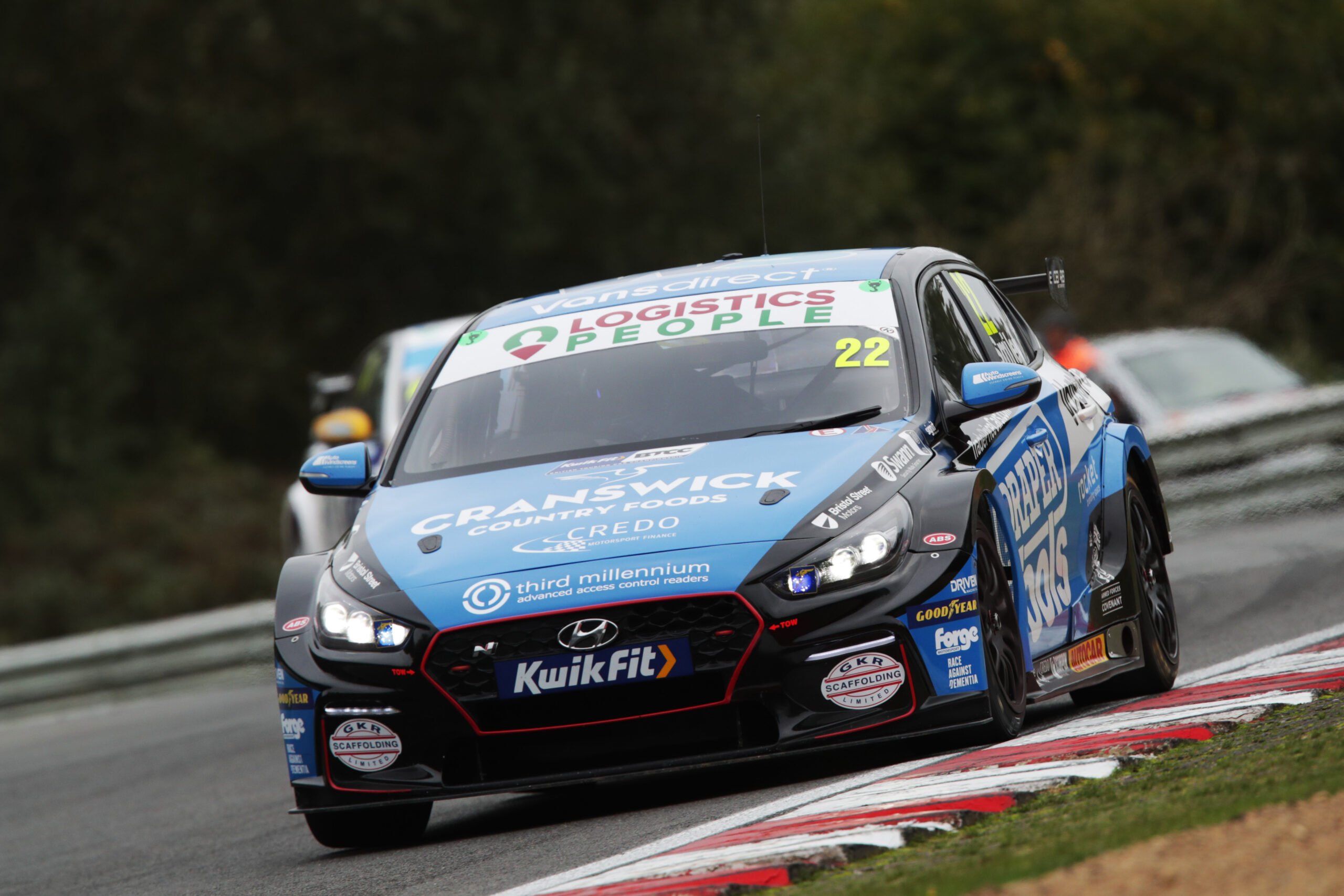 DRIVER SPOTLIGHT: CHRIS SMILEY • BTCC