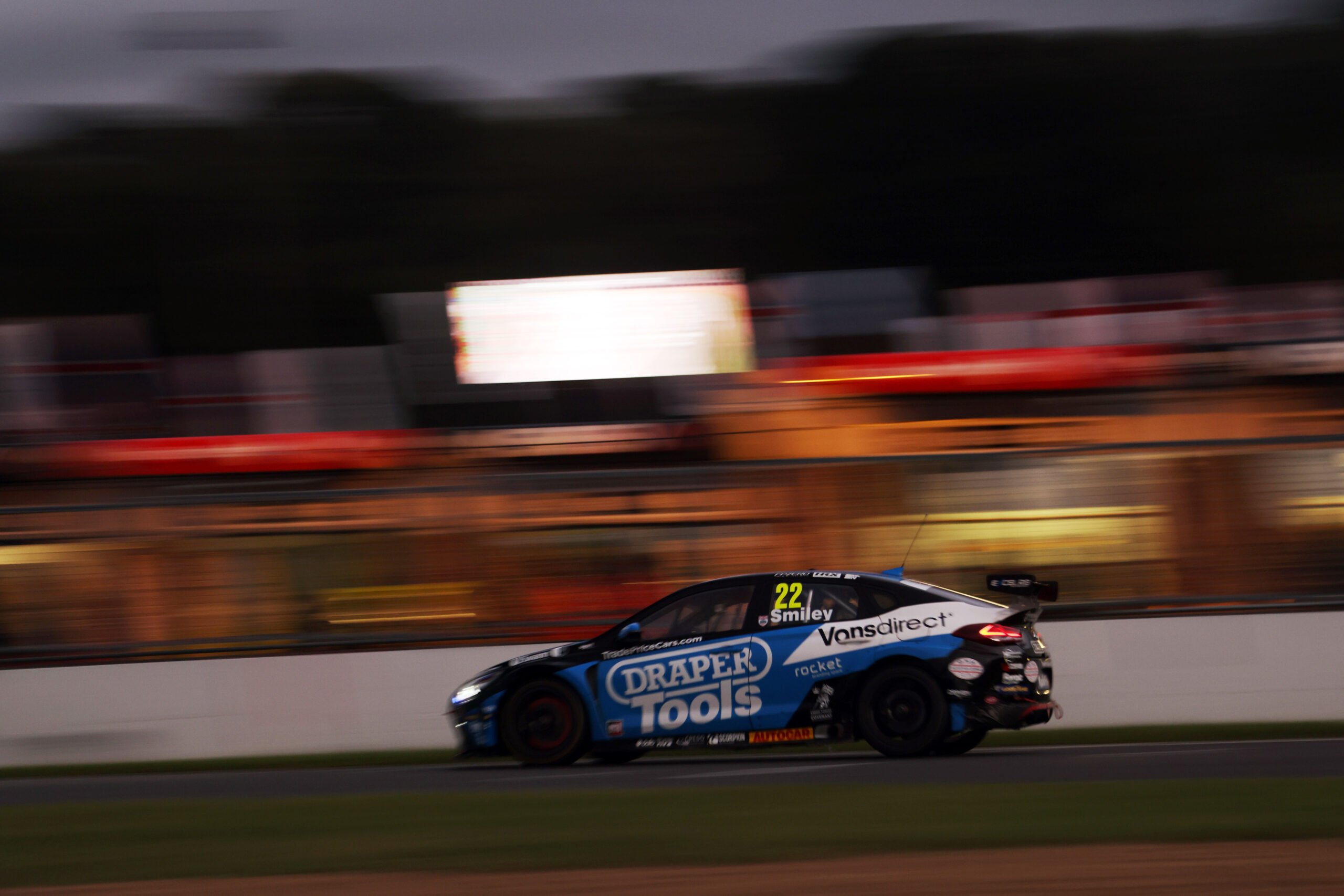 DRIVER SPOTLIGHT: CHRIS SMILEY • BTCC