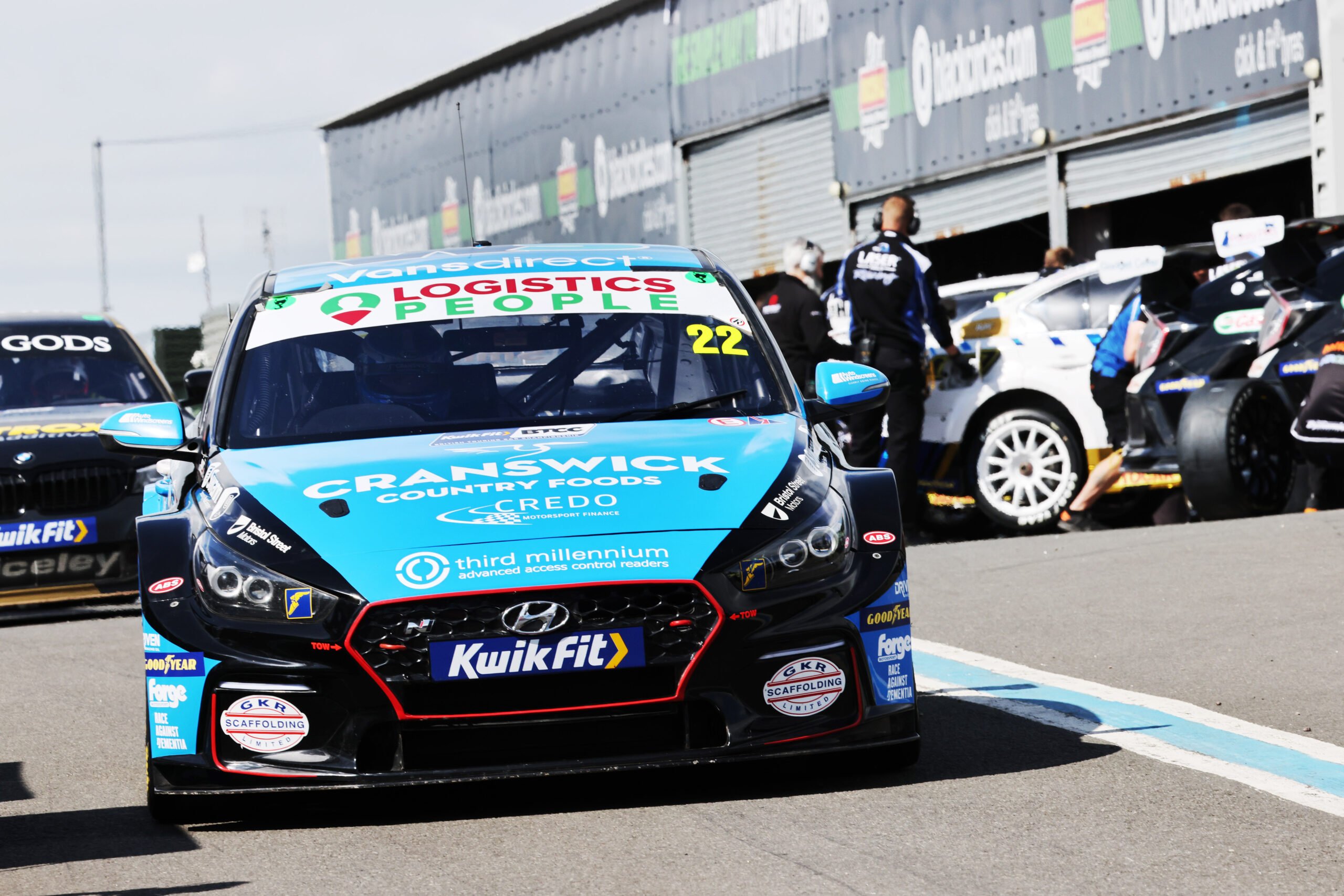 DRIVER SPOTLIGHT: CHRIS SMILEY • BTCC