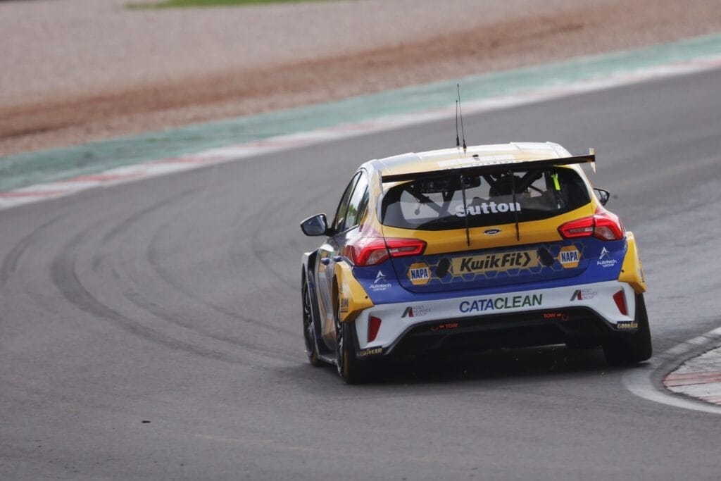 Sutton Strikes At Final BTCC Pre-season Test • BTCC