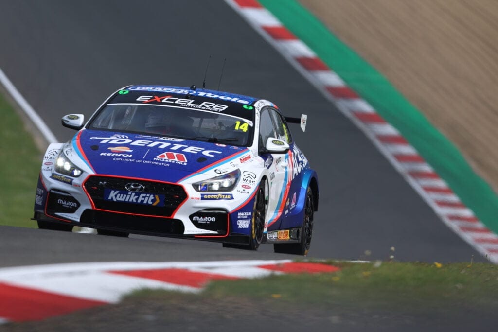 Ronan Pearson Roars To Maiden BTCC Victory • BTCC