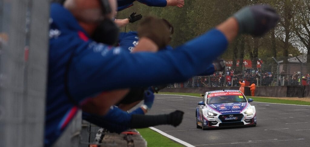 Team BRISTOL STREET MOTORS Go Close In Brands Battle • BTCC
