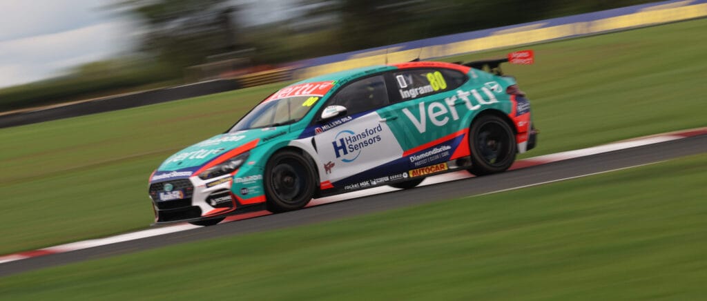 Team VERTU Seeks To Maintain Advantage At Knockhill • BTCC